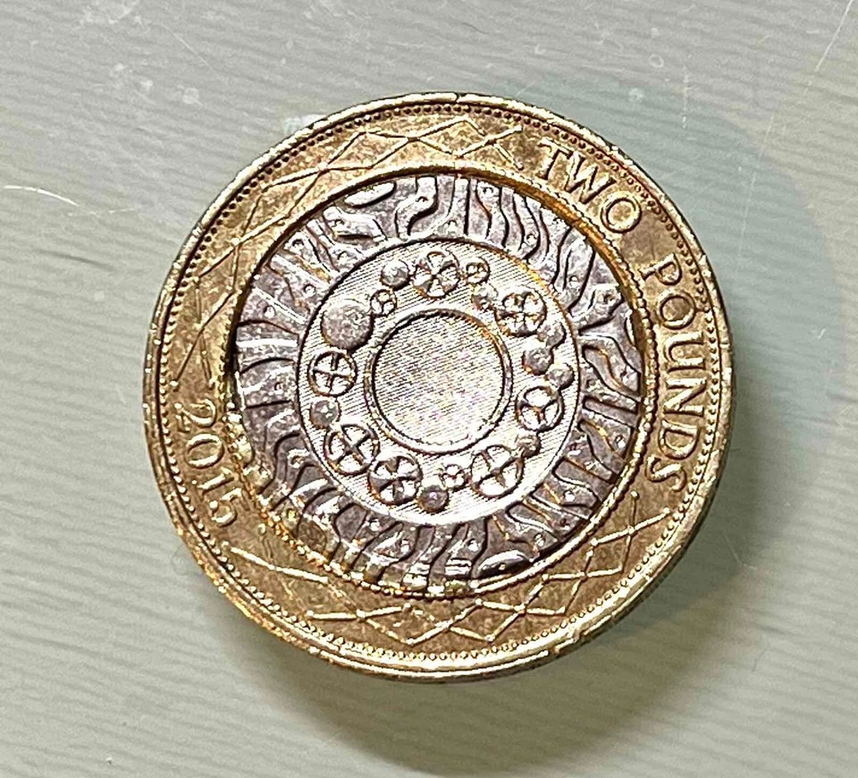 RARE £2 COIN 2015 WITH MINTING ERROR DEFECT SUPER RARE COIN | eBay UK