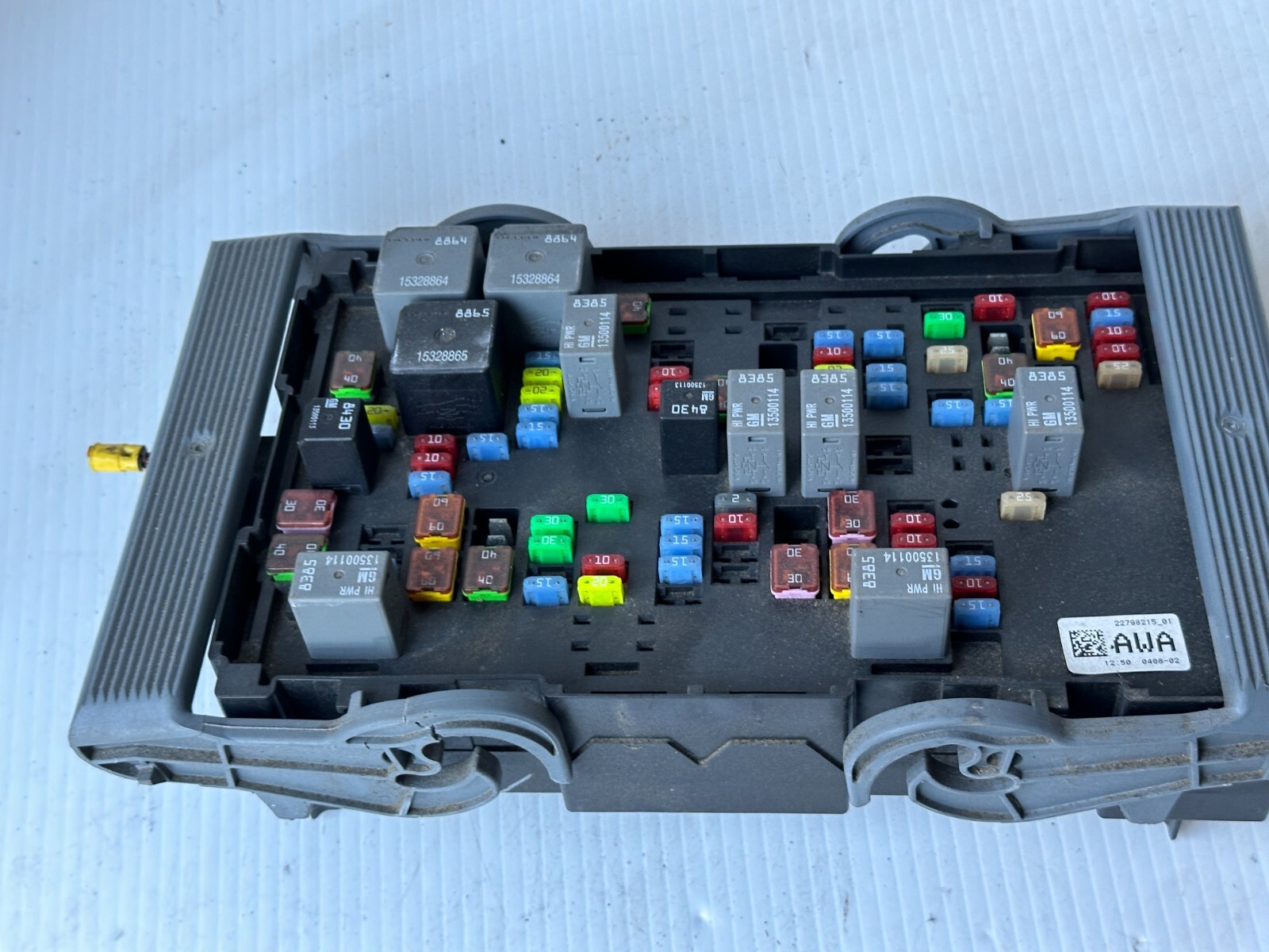 2010 - 2014 GMC Tahoe Yukon Fuse Box Relay Control Module P: 22798215 ...