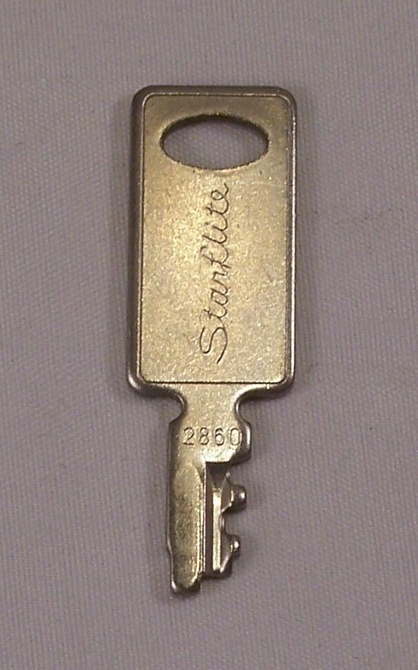 Vintage Presto Starflite Key # 2860 Trunk Luggage Suitcase Train Case ...