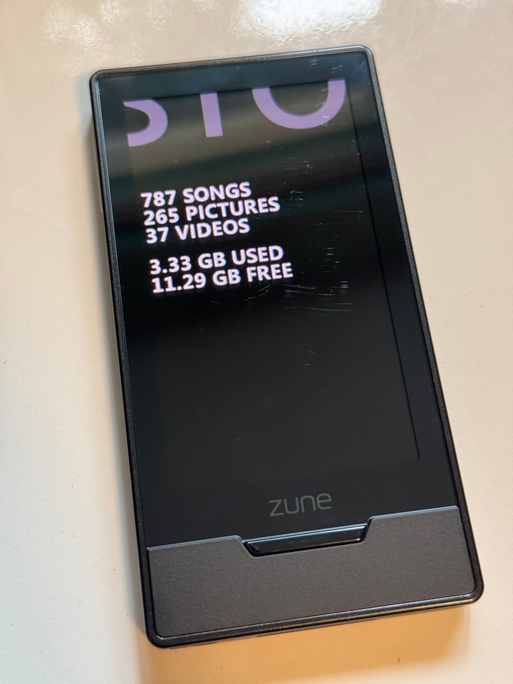 Microsoft Zune HD 16GB Touchscreen MP3 Player - Tested & Working in ...