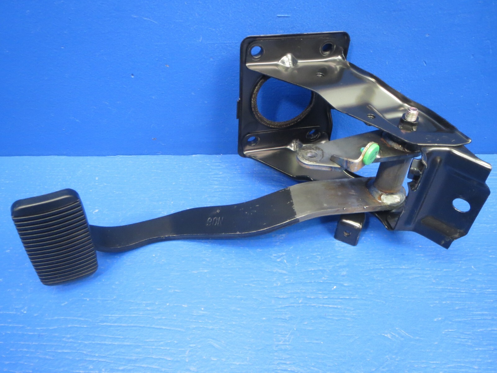 96-02 TOYOTA 4RUNNER 3.4L A/T BRAKE PEDAL w/ BRACKET. MADE IN JAPAN ...