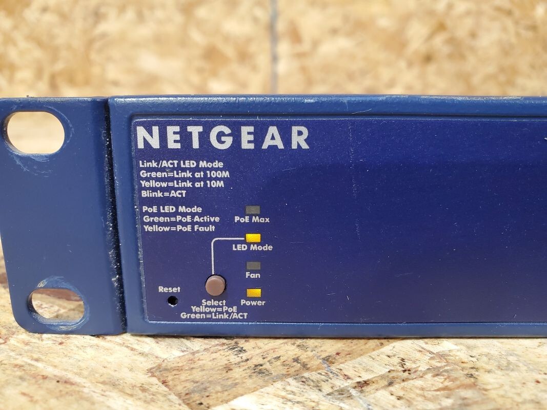 Netgear prosafe 24+4 smart switch with poe fs728tpv2 Used 606449050226 ...