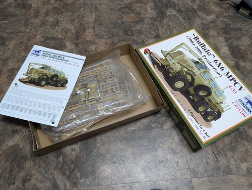 Bronco Models 1/35 " Buffalo" 6X6 MPCV. (2004-2006 Production) NEW | eBay