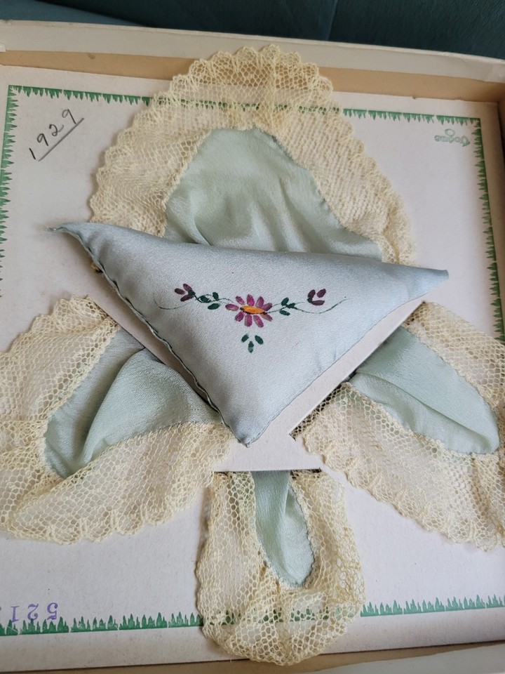 Antique Silk & Lace Handkerchief & Sachet In Orig Box Vogue 1929 | eBay
