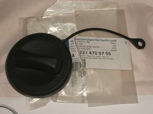 Genuine Mercedes-Benz Screw Fuel Filler Cap - Fits Various Models ...