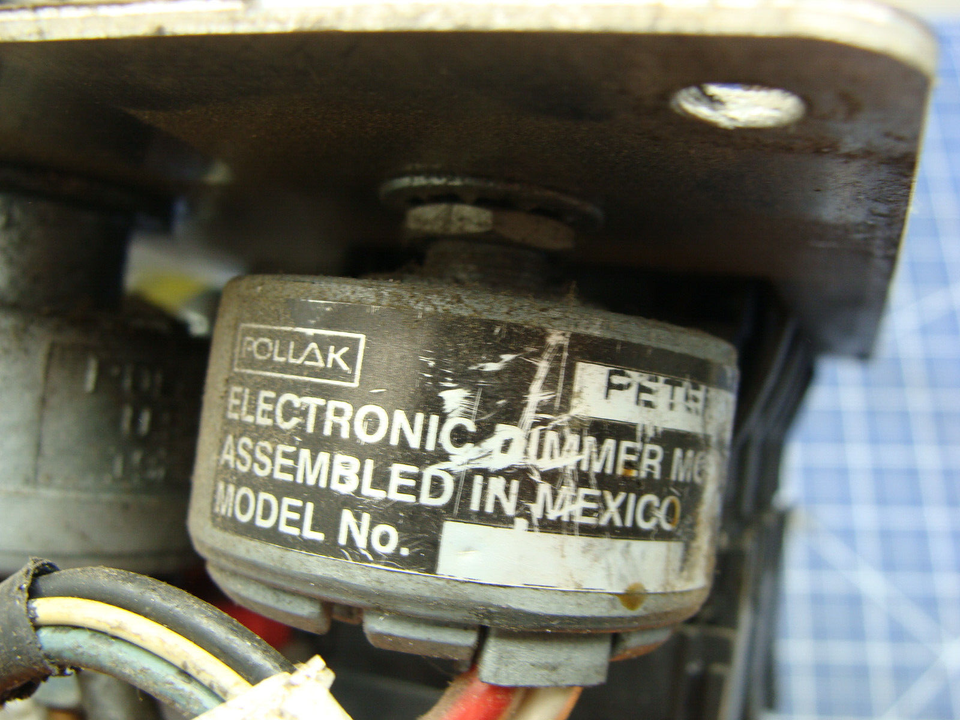 2013 PETERBILT PB320 SWITCH PANEL 3 ROCKER SWITCHES IGNITION SWITCH 17 ...