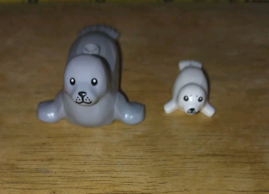 Set of Light Bluish Gray Seal and Baby White Seal, Lego City Arctic ...