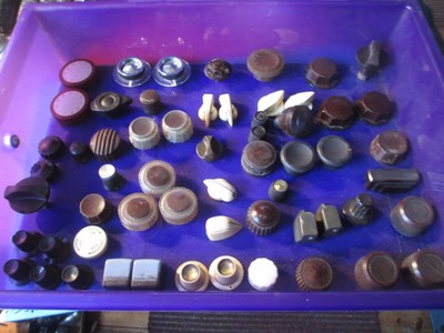 VINTAGE KNOBS FOR RECORD PLAYERS, AMPLIFIERS, RADIOS.1960's. 1 KNOB ...