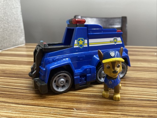 Nickelodeon PAW Patrol Chase's Police Cruiser Ultimate Rescue Vehicle ...