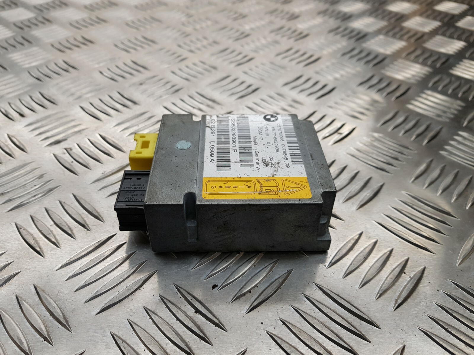 B60 BMW 7 Series E65 E66 E67 Gateway SRS Module 65.77-6922939 007889809 ...