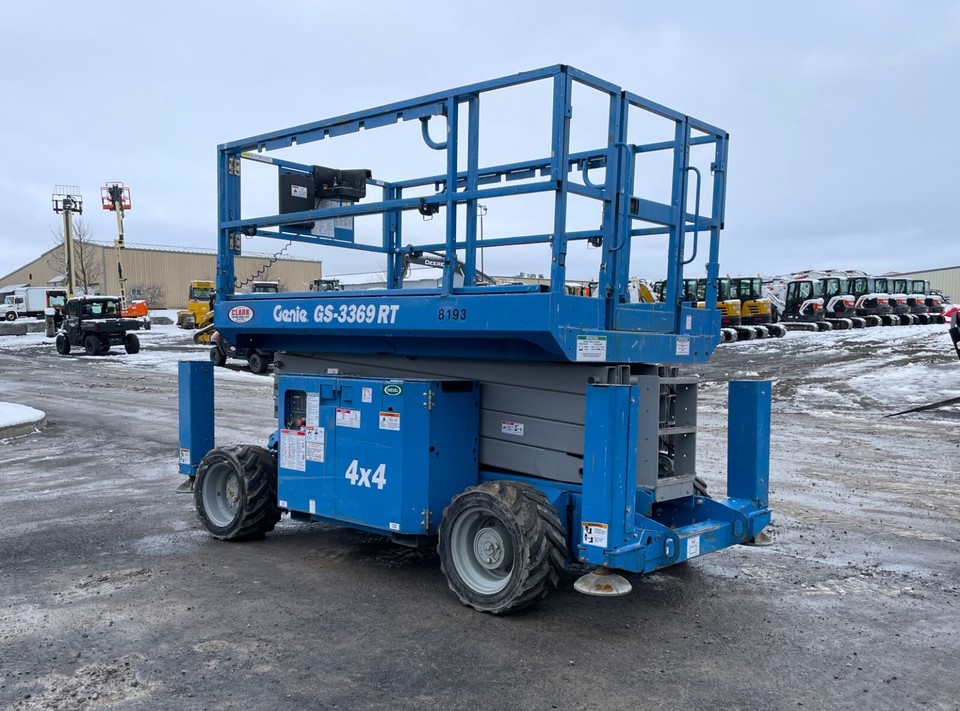2013 Genie GS-3369 33' 4WD Diesel Rough Terrain Scissor Lift Manlift ...