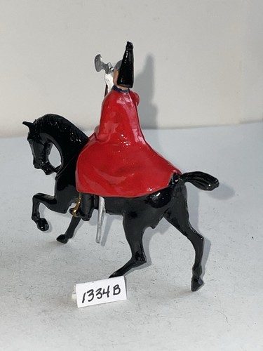Britains Lead Toy Soldiers # 1334B Life Guard Farrier in Cloak Axe Pic ...