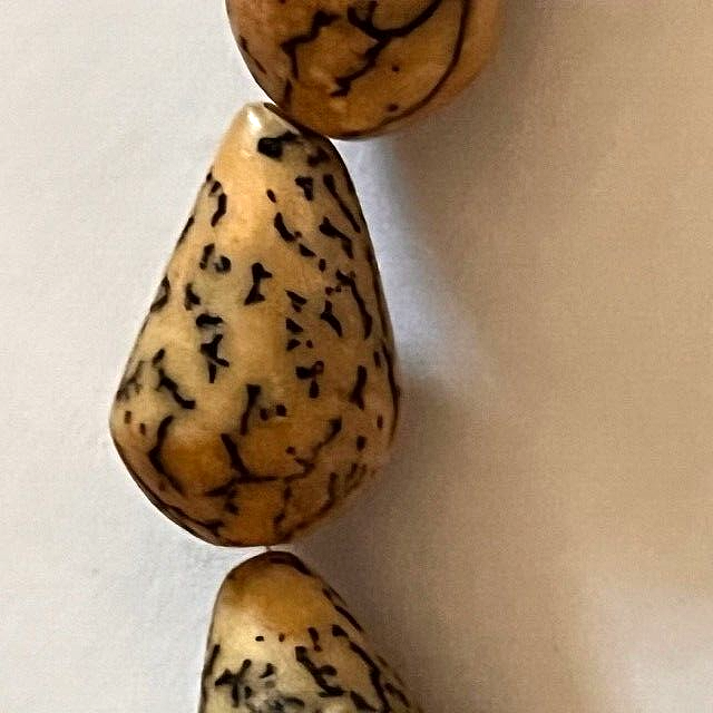 Teardrop shaped Natural Berry Nut beads, 32" strand, 54 pieces | eBay