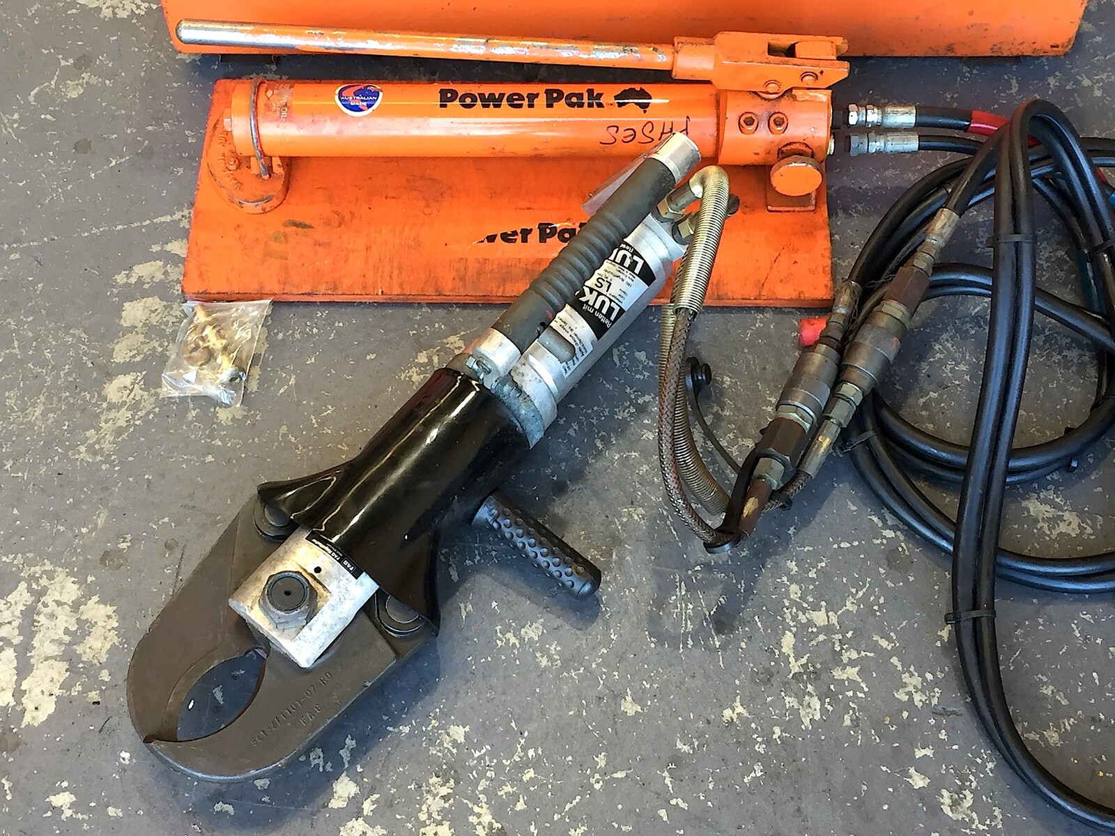 Lukas LS100 Cutter & Manual Hydraulic Pump Jaws of Life Rescue Set ...