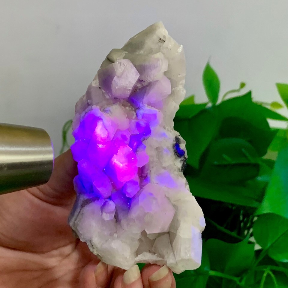 168G Natural Transparent White Fluorescent Calcite Crystal Quartz ...