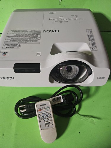 EPSON POWERLITE 530 3LCD Hdmi PROJECTOR Short Throw Has New Lamp #4 | eBay
