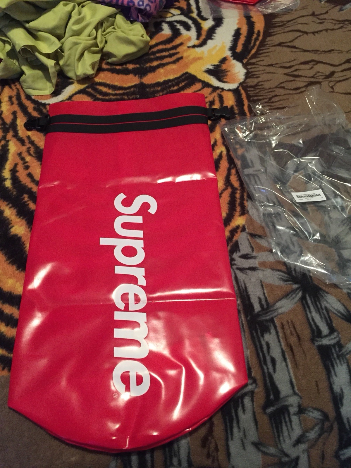 SUPREME x SealLine sealine Nimbus Dry Sack 20L Red box logo camp cap ...