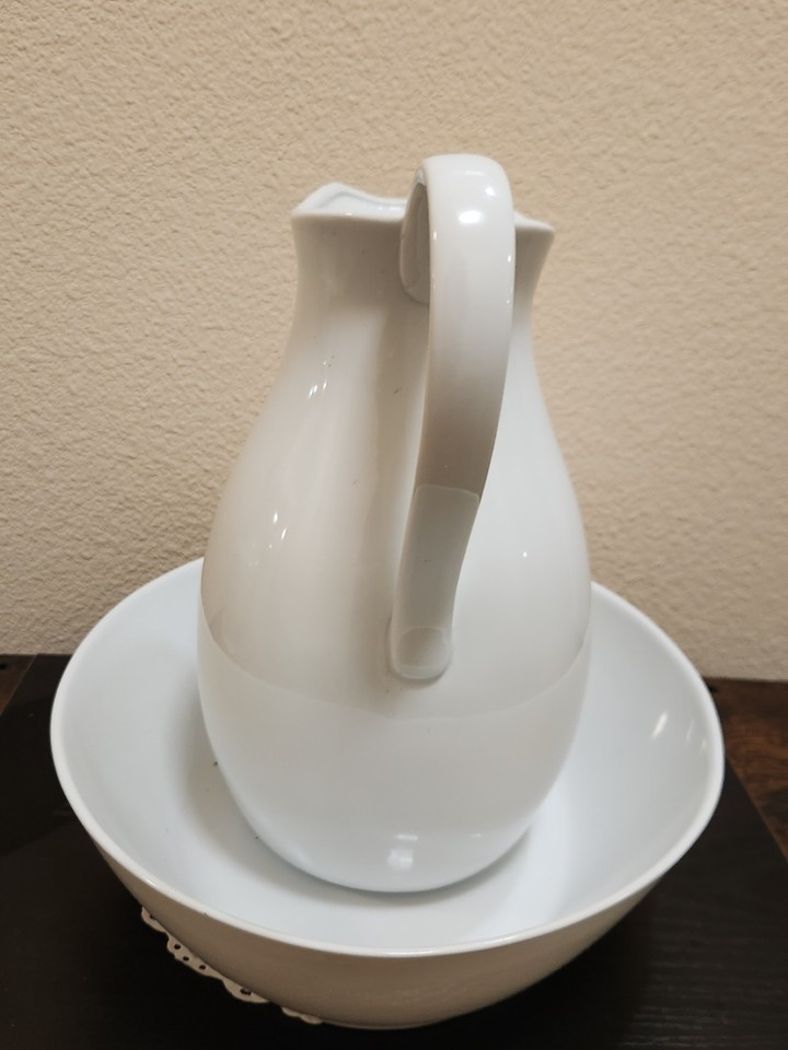 Better Homes and Gardens Farmhouse Large Water Pitcher With Large Oval ...