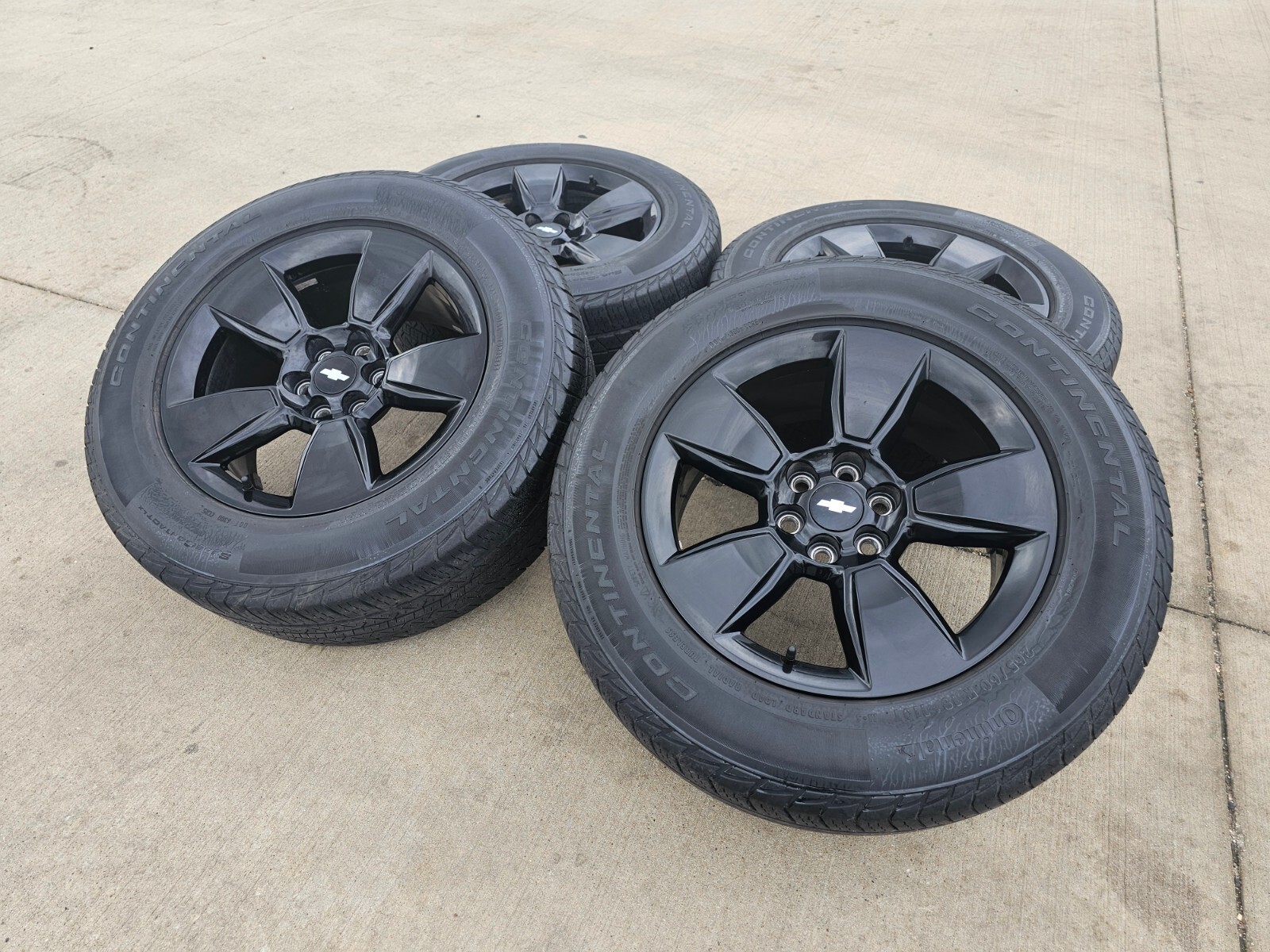 18" Chevy Colorado REDLINE OEM wheels rims 5747 5818 tires 2019 2020 ...