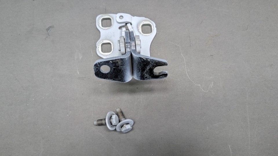 Tesla Model 3 21-23 Front Right Passenger Door Upper Hinge 1101034-00-F ...