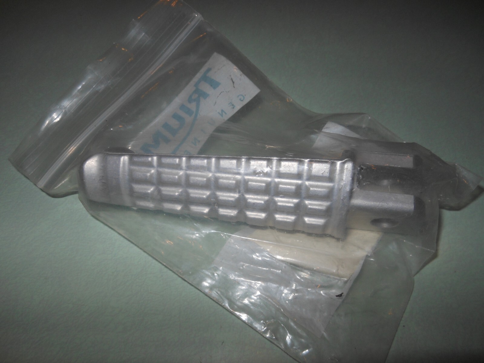 NEW OEM Triumph 02 - 05 Daytona 600 650 Right Front Foot Rest Step ...