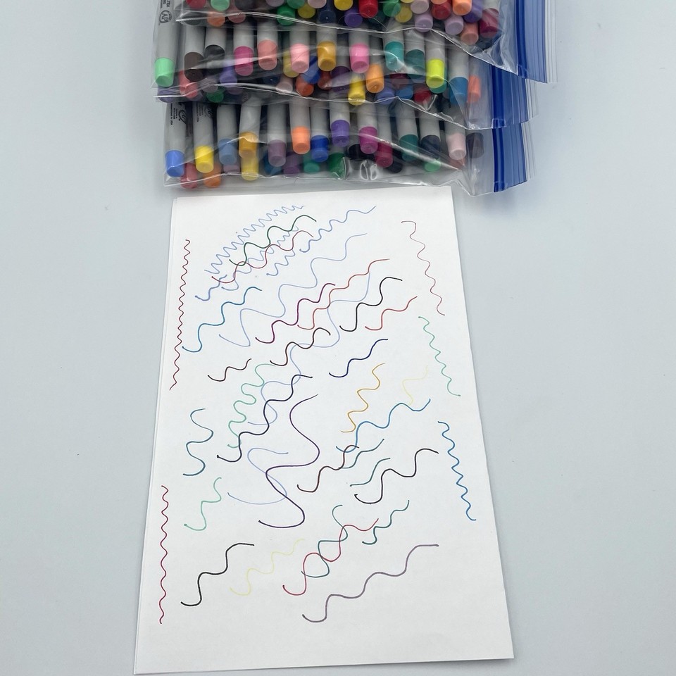 HUGE LOT of 100 Sharpie Ultra Fine Point Permanent Markers - Multicolor ...