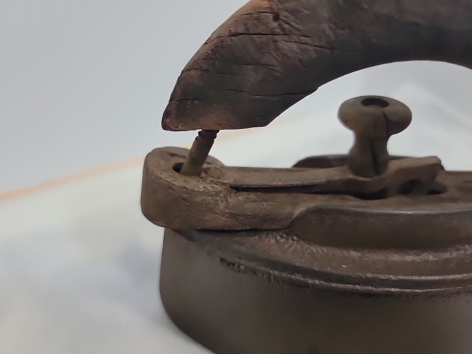 Vintage Mrs Potts Sad Iron Set ~HANDLE & 2 IRONS | eBay