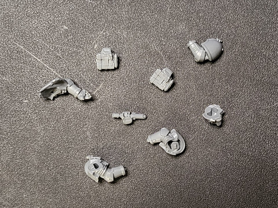 Warhammer 40k Miniatures Space Marines Eliminators Scopes and arms Bits ...