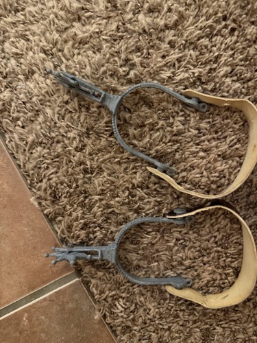 Vintage pair of 1950s kids toy metal spurs cowboy single western decor ...