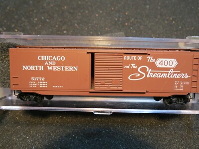 N - Micro-Trains 31110 - 50’ Slide Door Boxcar, CNW Streamliner 51172 ...