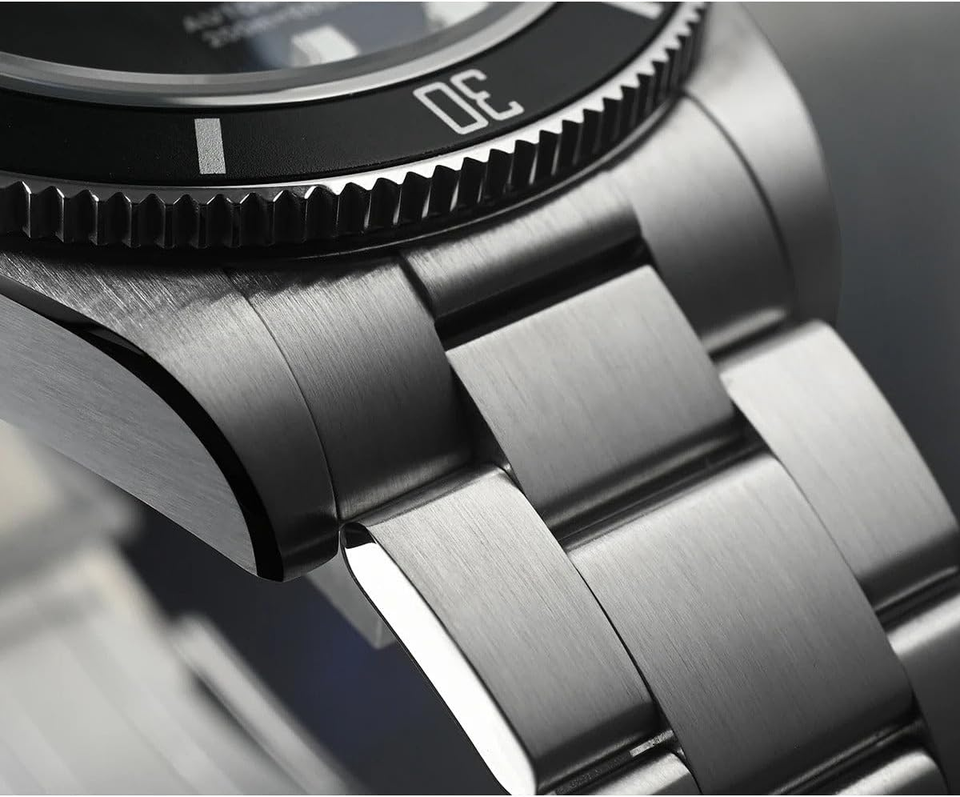 San Martin Men's 20Bar Automatic Dive Watch with Sapphire Crystal ...