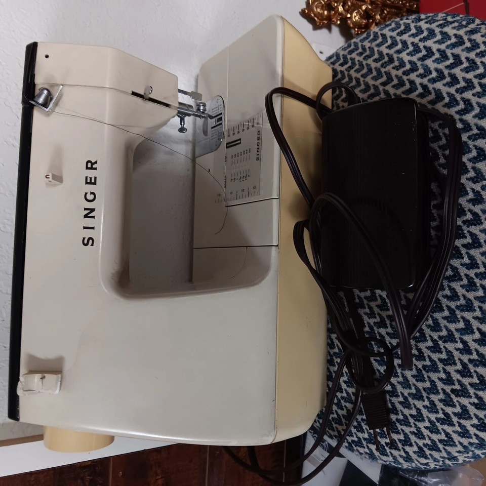 Athena 2000 Electronic Singer Embroidery Sewing Machine . | eBay