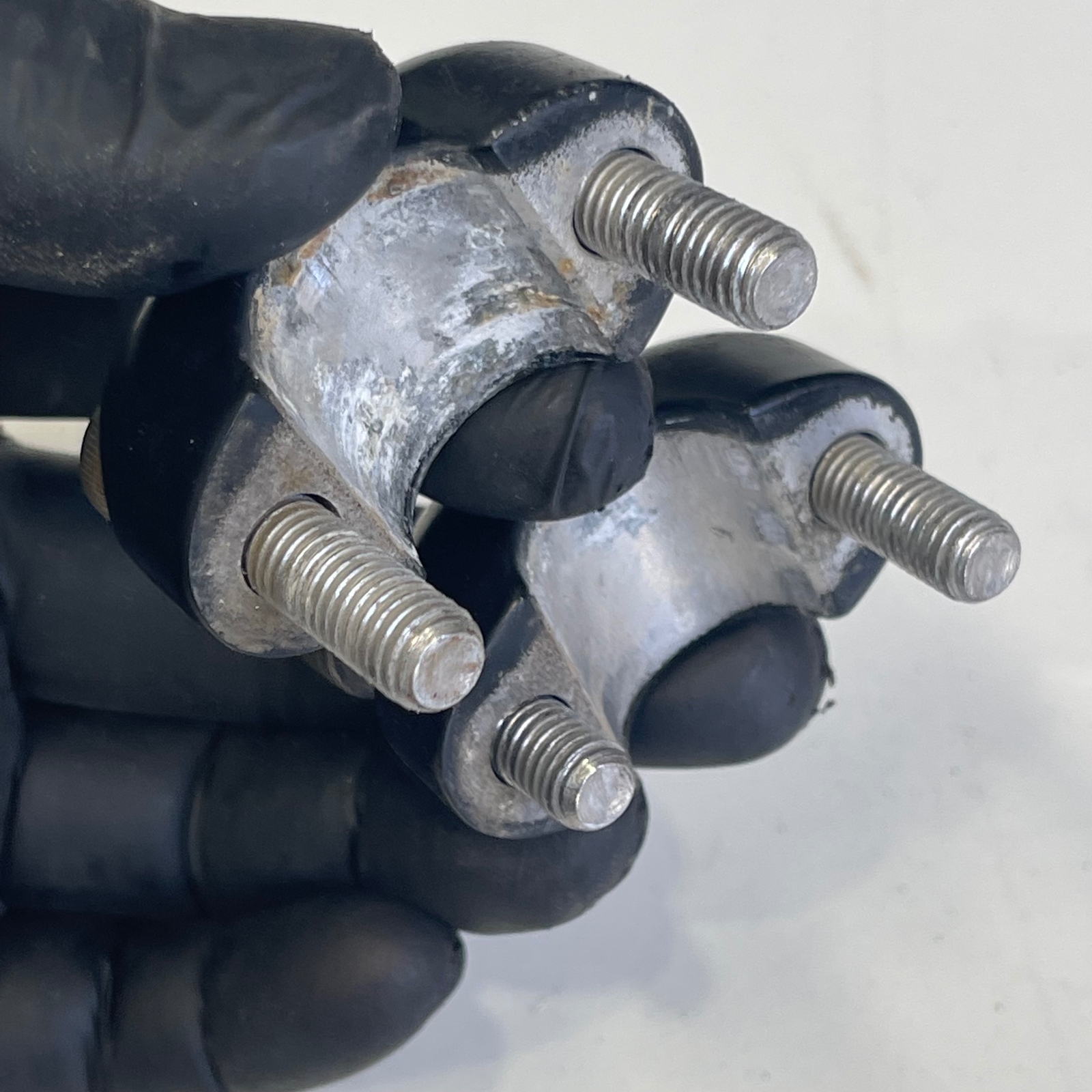 Triumph Tiger 955i 955 2003 Triple tree handlebar top clamps | eBay