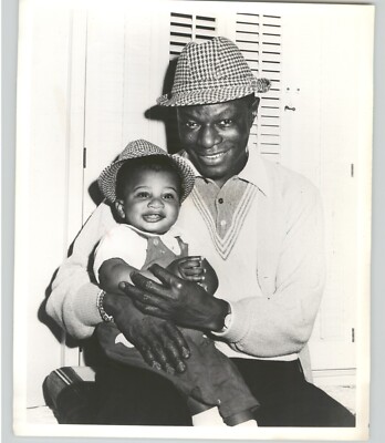 JAZZ Singer & Music Icon NAT KING COLE & Baby VINTAGE 1962 Press Photo ...