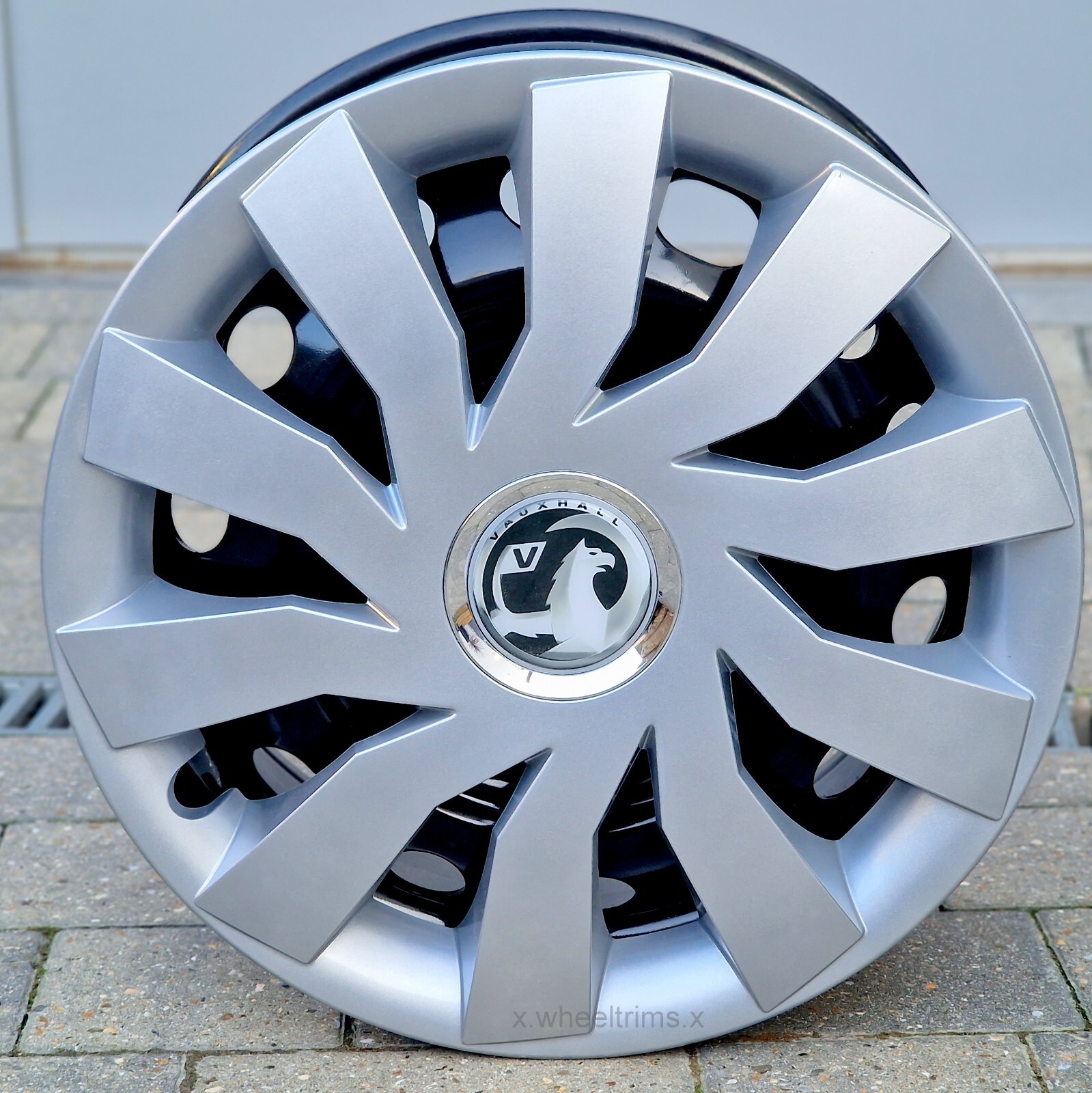 Brand new silver 16" wheel trims to fit Vauxhall Vivaro (NOT FOR MOVANO ...