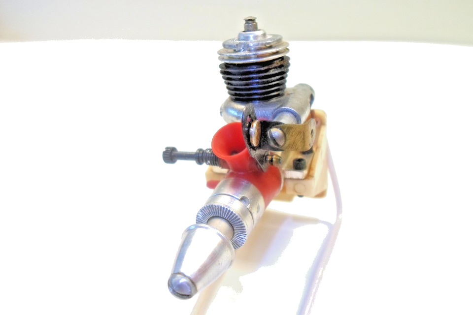 COX TD .049/.051 Glow Engine with working COX Throttle and Motor Mount ...