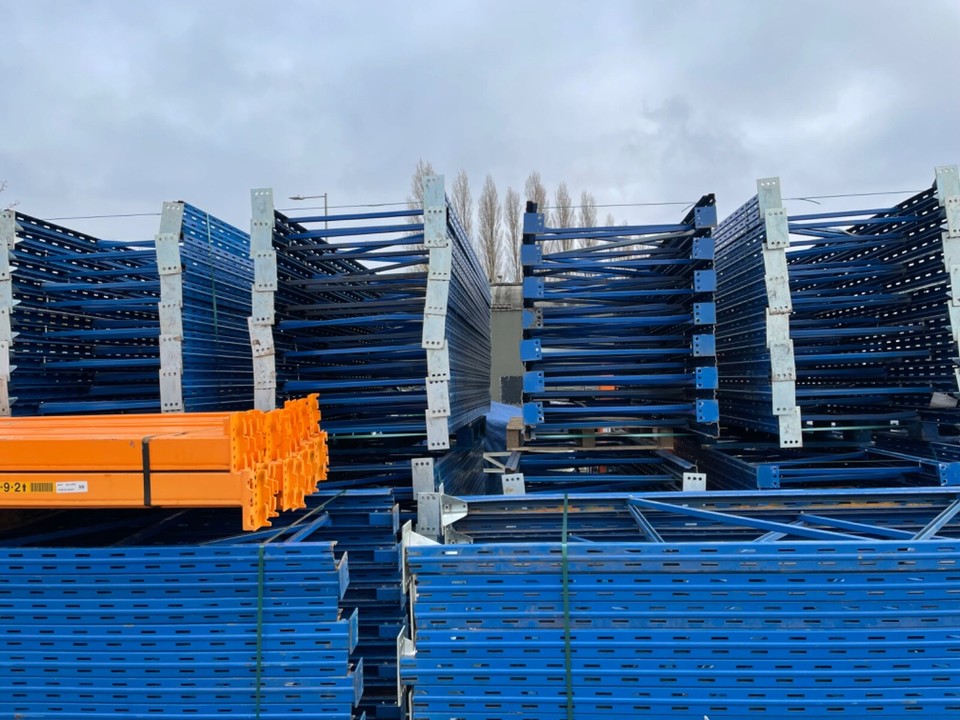 HEAVY DUTY WAREHOUSE PALLET RACKING EXCELLENT CONDITION UPRIGHTS 4.5m ...