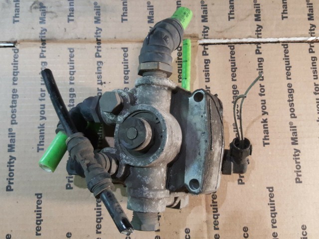 Bendix Air Brake R-12 Relay Valve 909828 for sale online | eBay