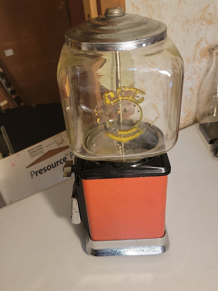 Vintage Topper Deluxe 1 Cent Gumball Machine Lions International ...