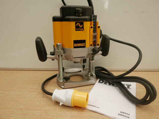 DEWALT DW625E 230V 1/2" Router for sale online | eBay