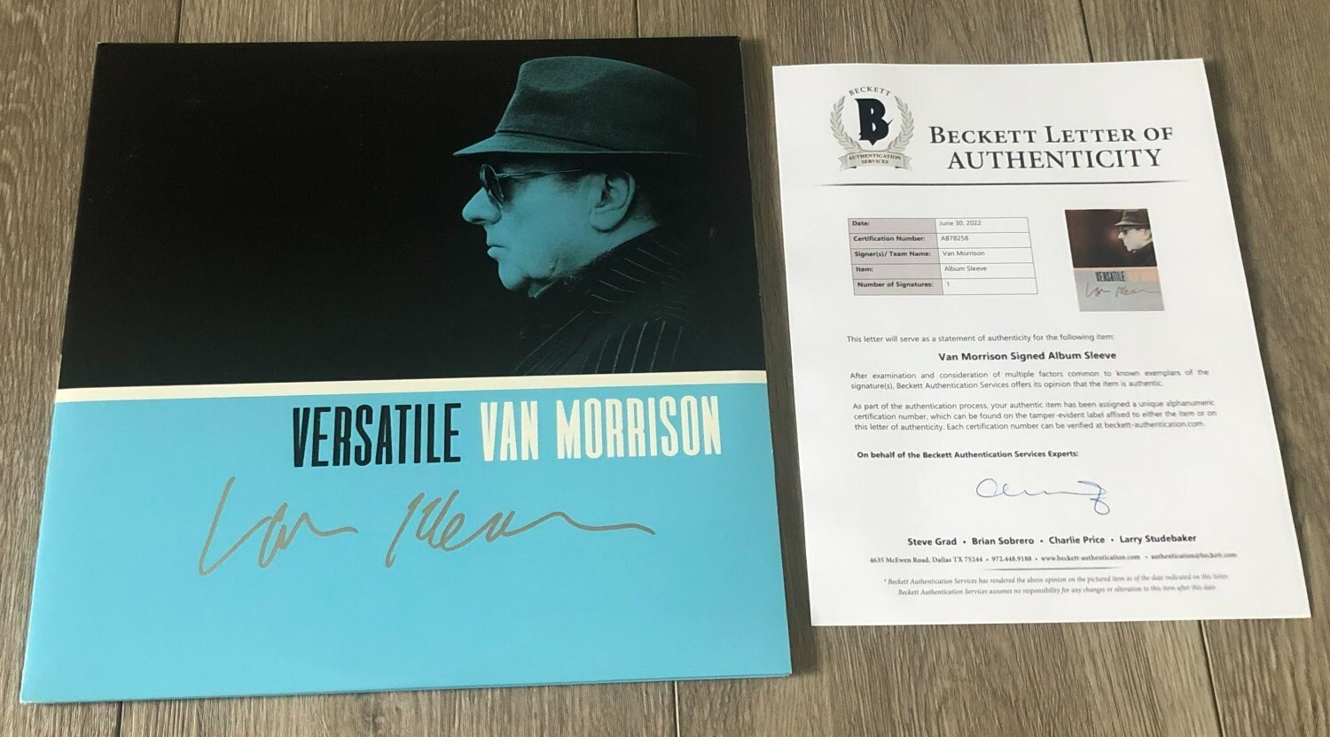 VAN MORRISON SIGNED AUTOGRAPH VERSATILE VINYL ALBUM w/EXACT PROOF ...