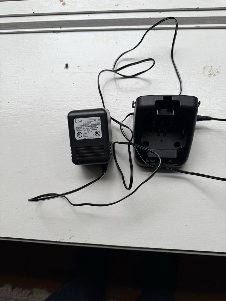 ICOM IC-M32 Handheld Waterproof VHF Marine Band Transceiver w/ Charging ...