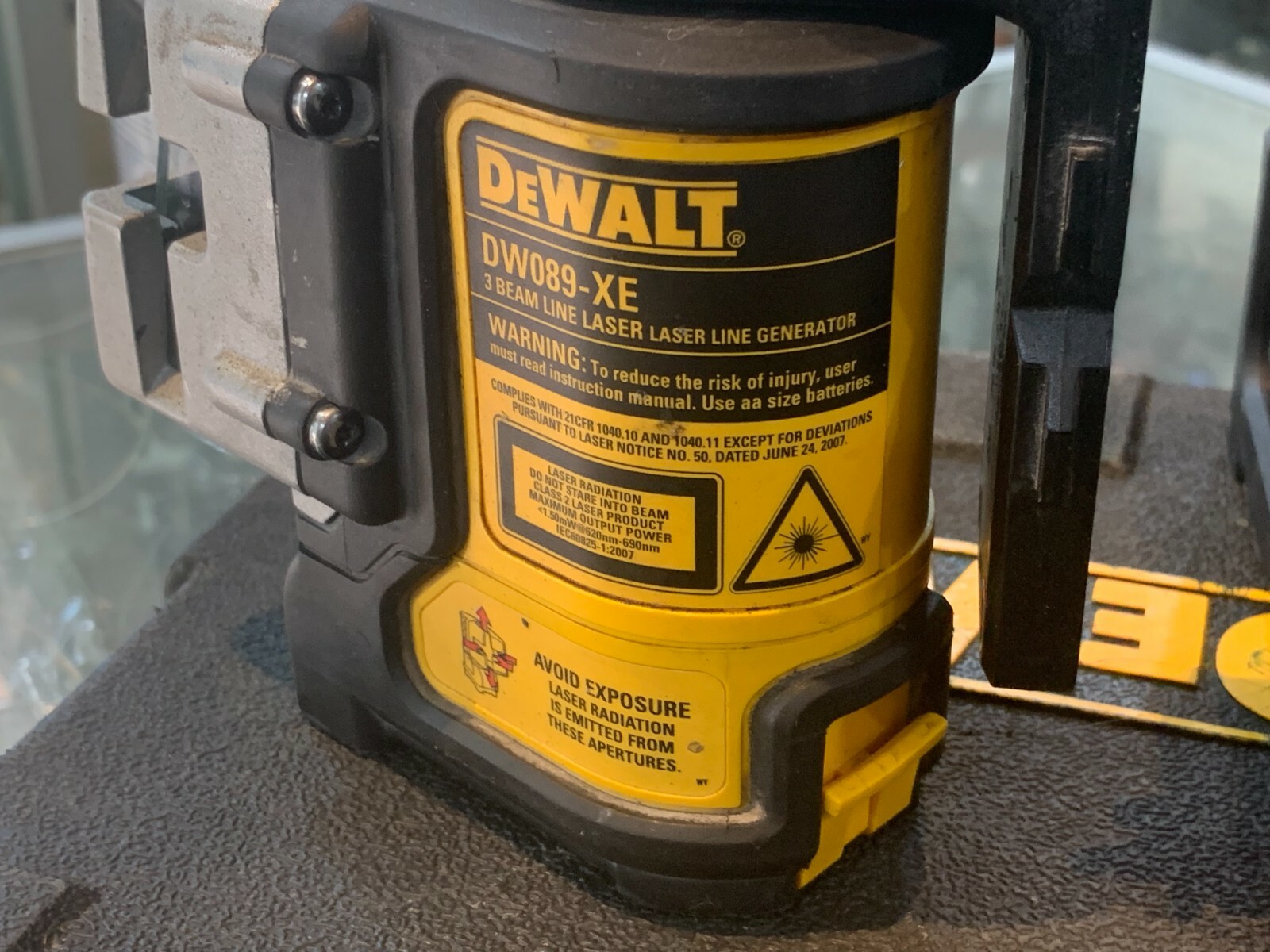DEWALT (DW089-XE) SELF LEVELING 3 BEAM LINE GENERATOR IN HARD CASE - AU ...