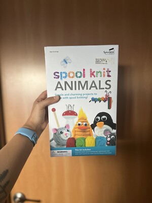 SpiceBox SPOOL KNIT ANIMALS Craft Kit Set with Free Spool Knitting Tool ...