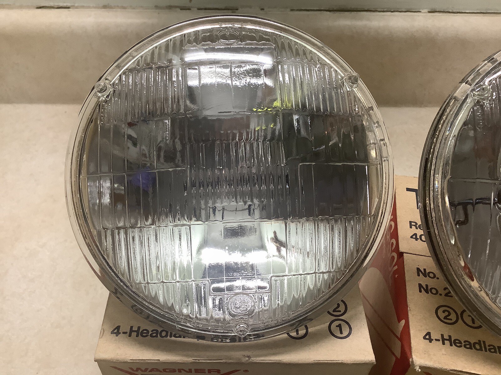 TRACTOR pair WAGNER Tung SoL 5001 Sealed HigH Beam HeadLamp BULB NIB ...
