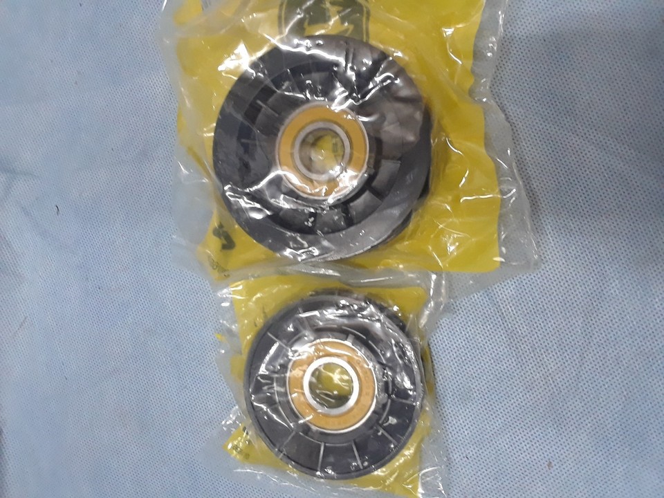 John Deere OEM Idler Pulley kit AUC20392 & AUC20393 Traction Drive Belt ...