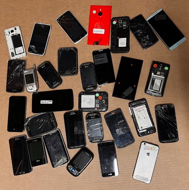 Lot of 30 pcs Assorted Cell Phones For Parts, Scrap or Gold Recovery | eBay