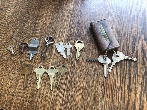 Lot of 15 Misc Unusual Keys luggage,Car, Padlock,Schlage Slaymaster ...