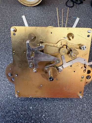 Lot Of Vintage Antique Wind Up Mechanical Clock Movements Howard miller ...