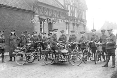 Xtg-37 WWI, Motorcycle Dispatch Riders, East Yorkshire Regiment. Photo ...